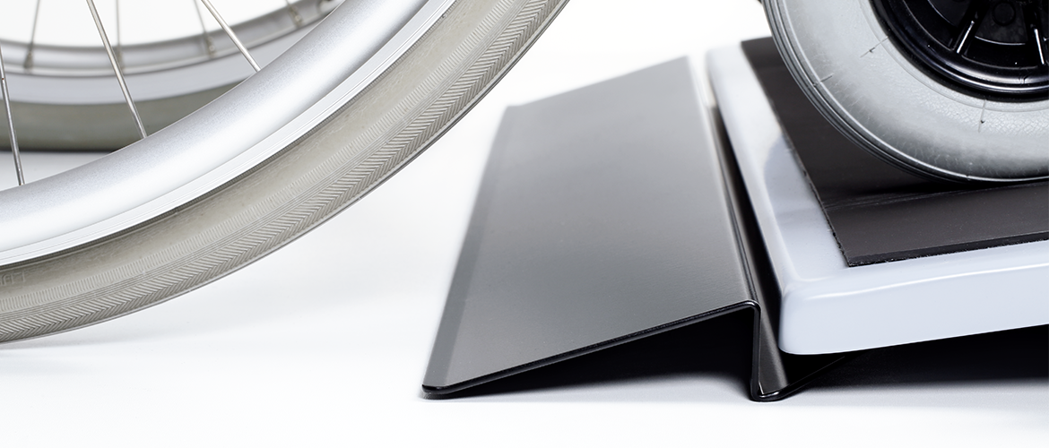 seca 676 - EMR-validated wheelchair scale with handrail · seca